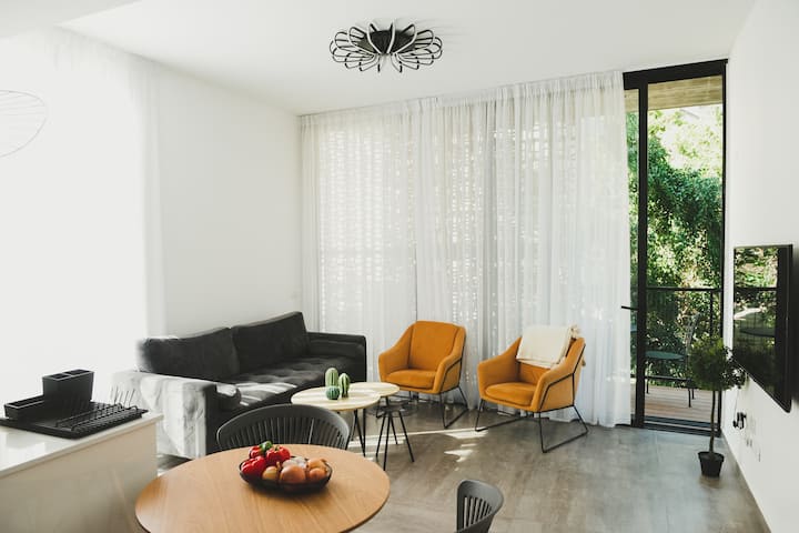 Carmel Market | Rambam Residence By Localz - Tel Aviv