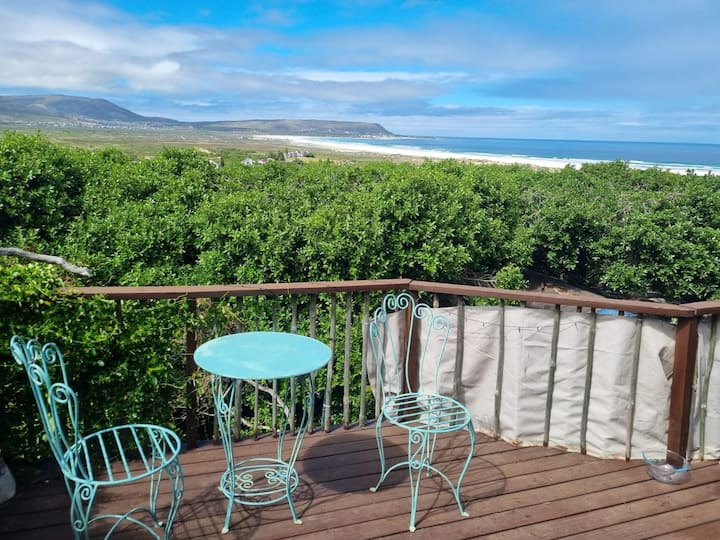 Romantic Cabin, Beach View *Loadshedding-proof* - 