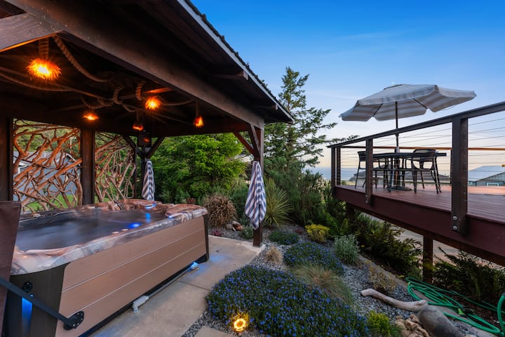 Hot Tub With Magical Lighthouse & Ocean Views! - Shelter Cove
