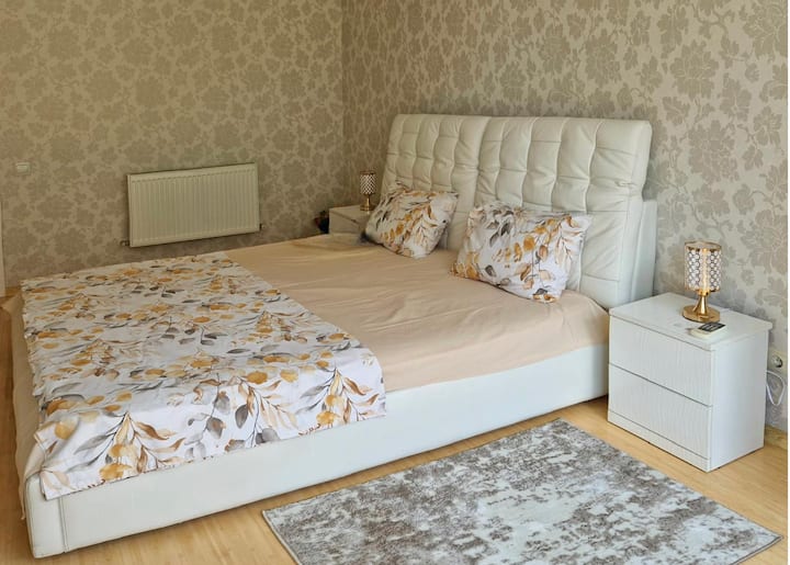 Spacious 2-room Flat With Free Parking - Chisináu