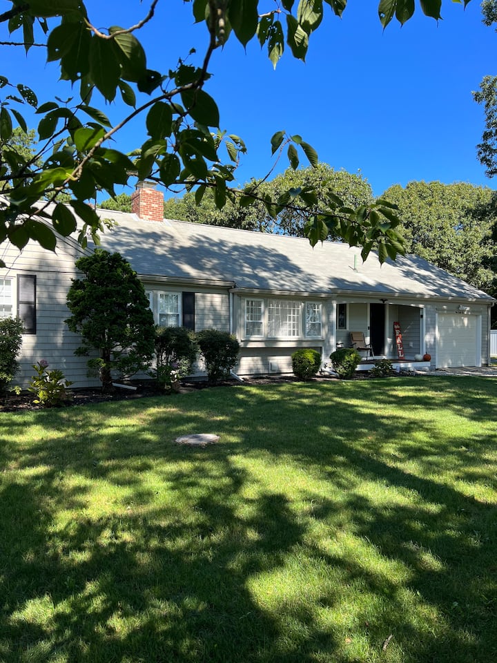 Modern 3br/2.5ba Cape Home, Sleeps 8, Game Room - Dennis, MA