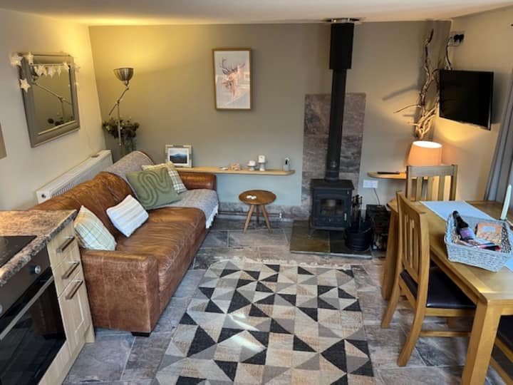 Granary- Cheerful Cottage With Indoor Log Burner - Rhossili Bay Swansea