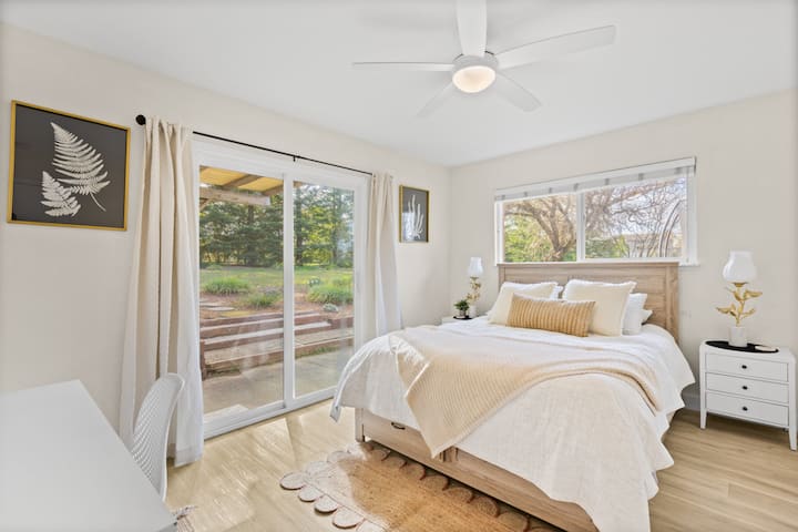 Safe Clean Room W Ensuite Bathroom - Healdsburg, CA