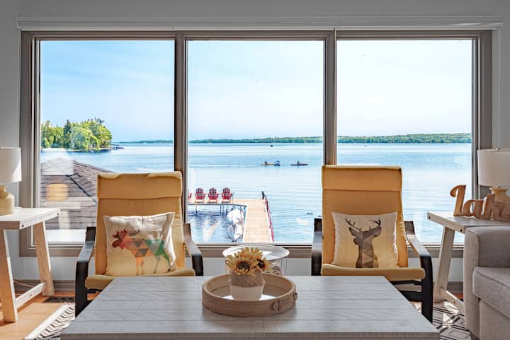 Lakefront Home For 4 | 2 Br, Hot Tub, Fire Pit - Kawartha Lakes