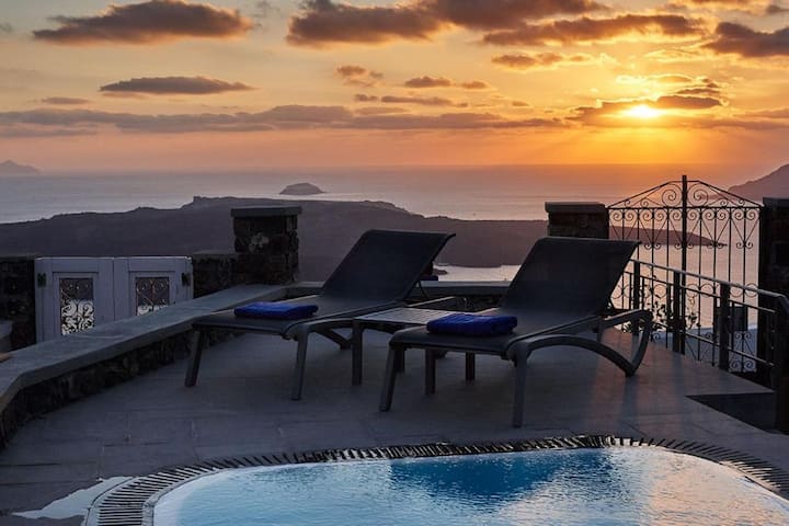 Perfect For Families And Group Of Friends. Amazing Caldera View. Private Pool. - Oia
