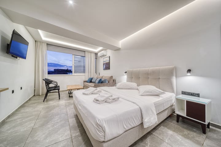 Super Downtown Urban Studio 2 @ Metro Monastiraki - Athen
