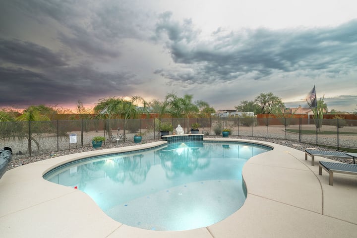 Backyard Family Fun With Pool & Large Patio - Tucson, AZ