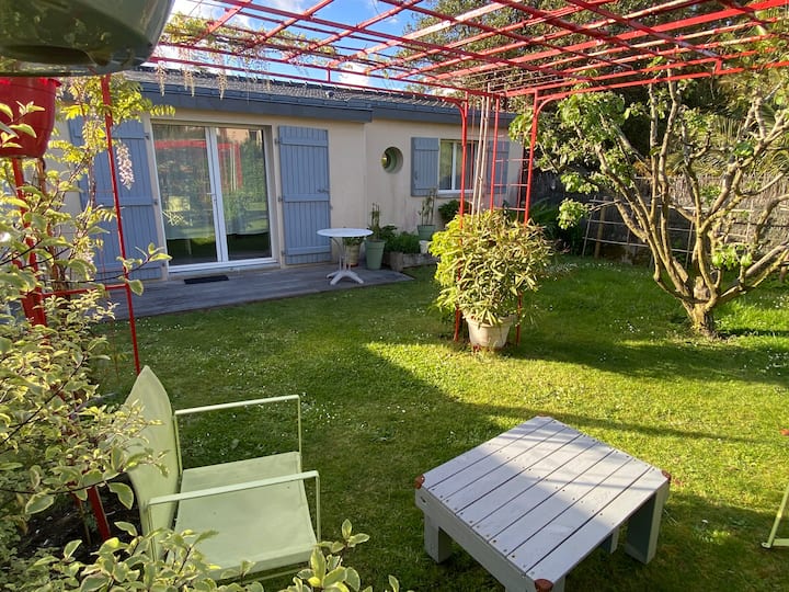 Maison Sur Jardin Privatif Et Clos En Ville - Vannes