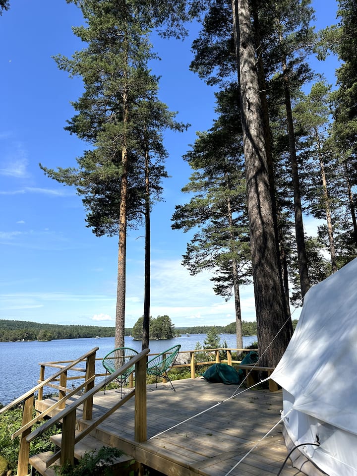 Glampingtält Med Sjöutsikt Vid Göta Kanal - Sweden
