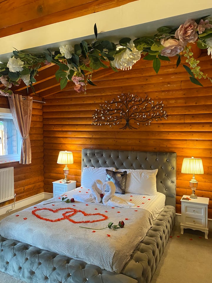 Kaoglen Blossom-hot Tub-pet Friendly - Pitlochry