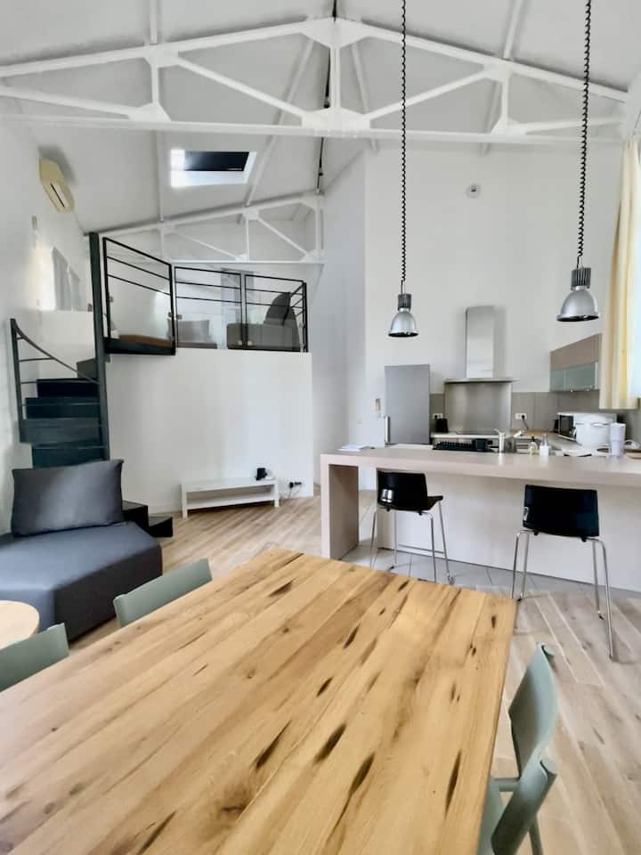 Duplex Climatisé T5 Sur La Place De La Canourgue - Montpellier