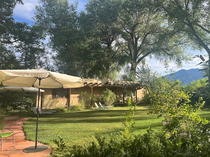 Gourmet Breakfast Included! Mabel Dodge Room! - Taos, NM