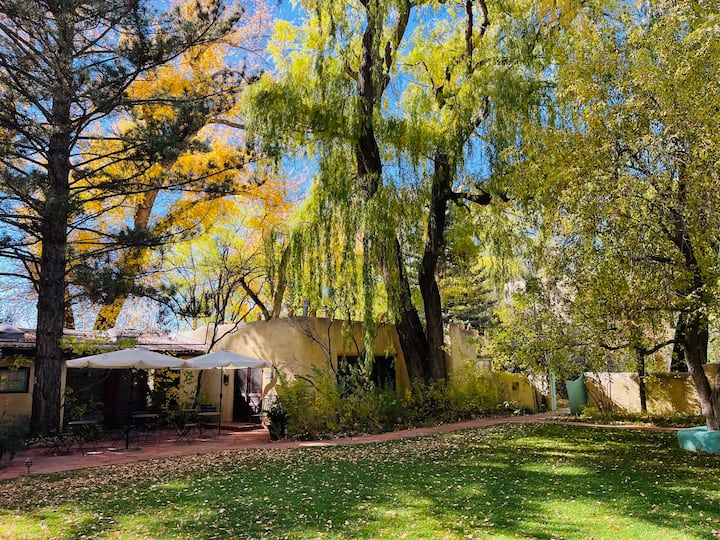 Gourmet Breakfast Included! Mabel Dodge Room! - Taos, NM