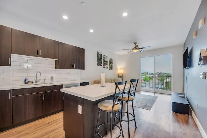 1 Bed / 1 Bath Modern Apt. In The Heart Of Slc - Salt Lake City, UT