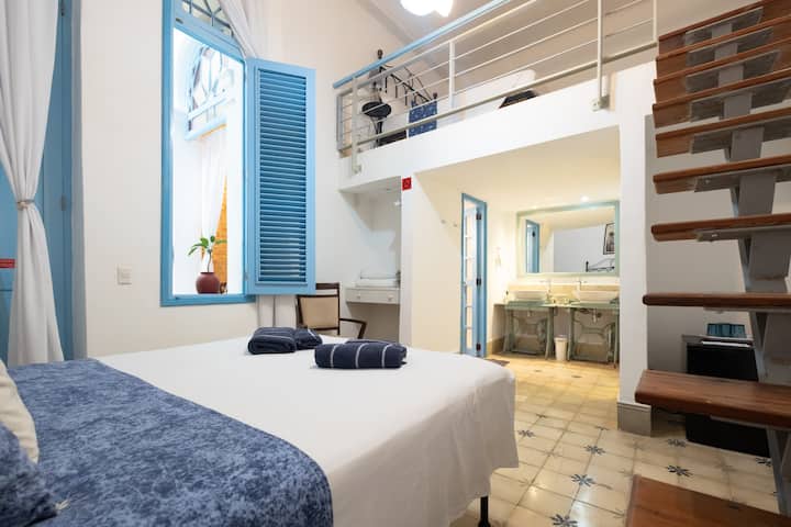 Colonial Room 1 - Blanc Blue 1924 - Cuba