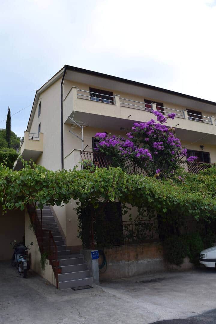 Apartment Ruža Huljić S 3 Zvjezdice - Jelsa