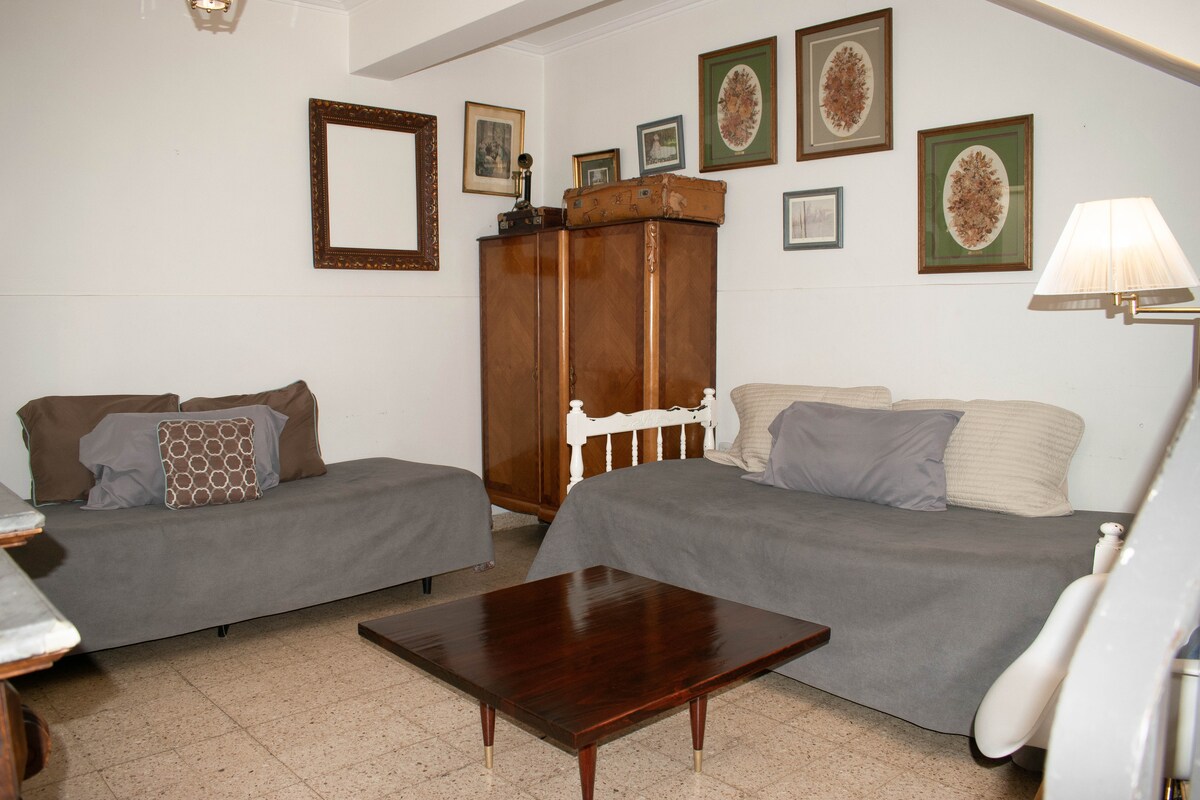 Exchange Student Room - Airbnb