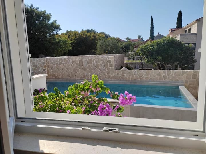 Apartments Petra 1 -
 2 Bedroom With Swimming Pool - Mlini