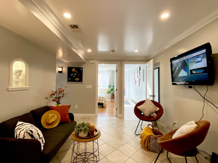 Cozy 3/2 Private Unit With Charming Yard Relax - San Francisco, CA