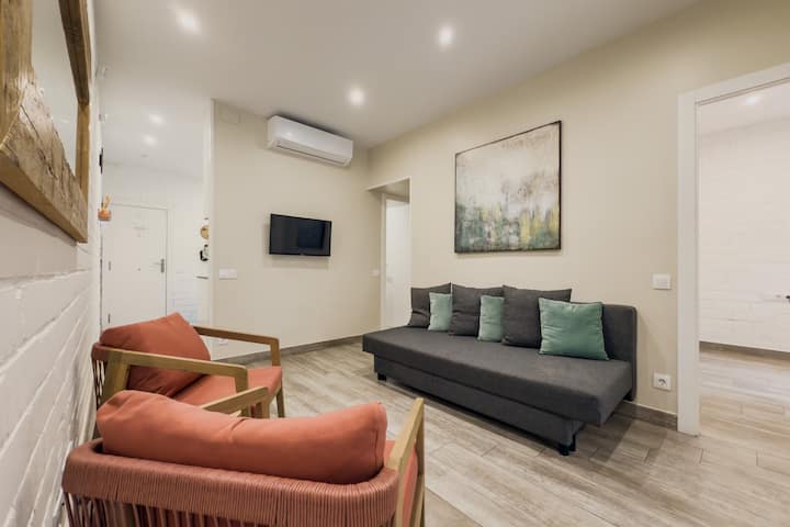 Warm & Welcoming 3-bedroom Flat - L'Hospitalet de Llobregat