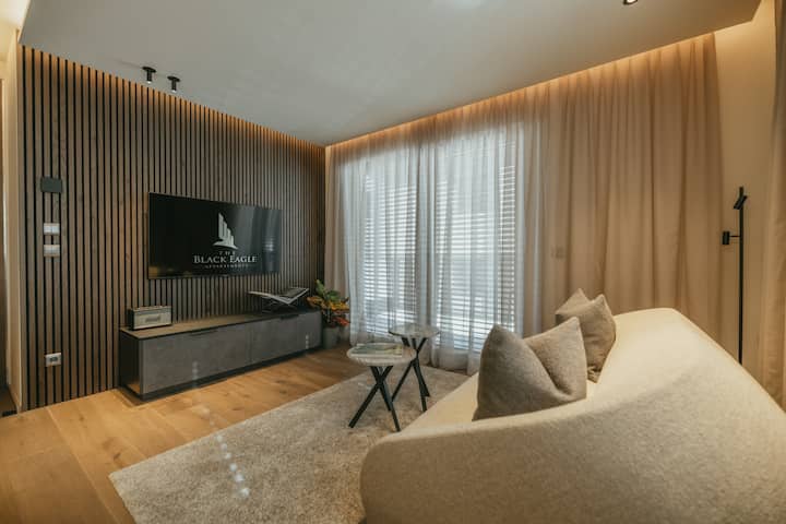 Black Eagle: Cozy Home Overlooking Zillertal Alps - Mayrhofen
