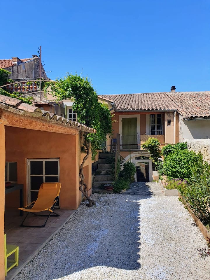 Grande Maison Avec Jardin Au Cœur De Pernes - Monteux