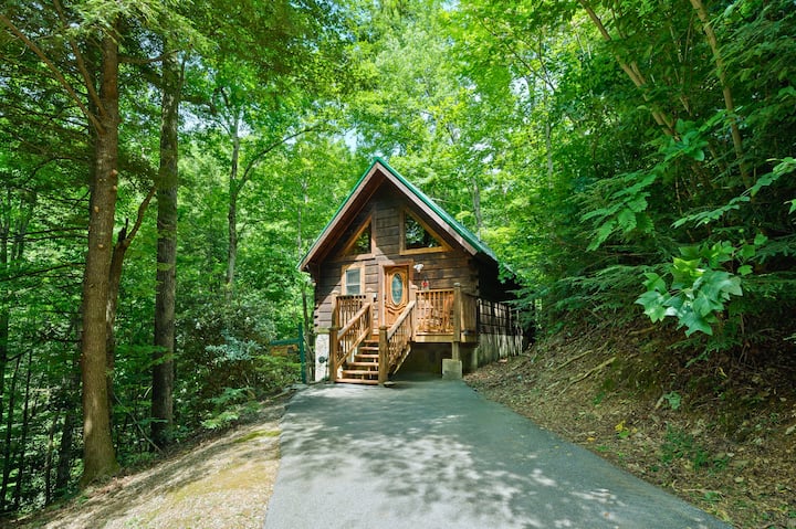 Cozy, Romantic, Studio: Jacuzzi, Hot Tub, Pool Hh - Gatlinburg, TN