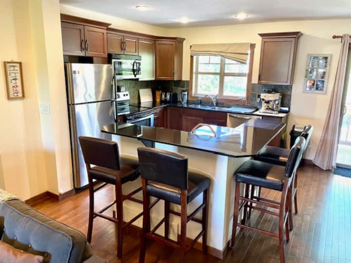 3 Bdr Townhouse | Pet Friendly | Great Location - Radium Hot Springs