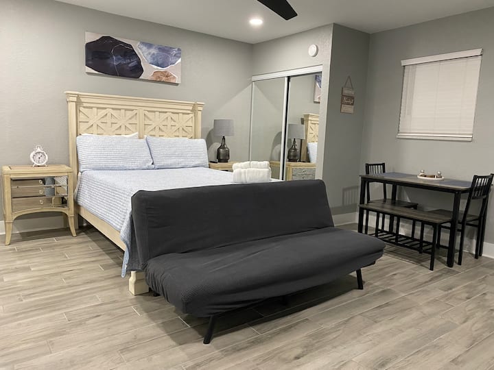 Charming Suite 1b/1b Centrally Located Tampa Bay - Keystone, FL