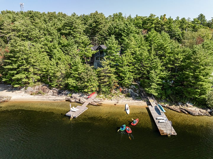 Beach, Hot Tub, Firepit, Canoe, Dock, Games Room - Parry Sound