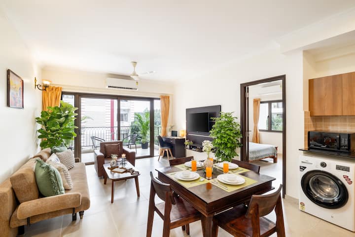 Noah: 1bhk Fieldview | Gym | Pool | 1km Baga Beach - Goa