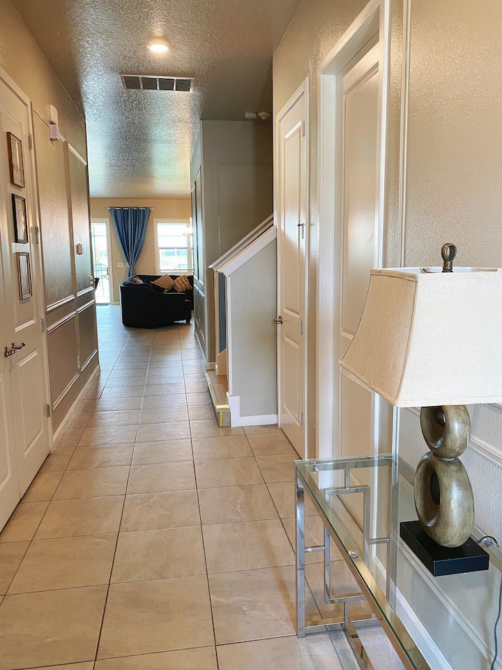 Fall Promo! Luxury, Pool/spa 10 Minutes To Disney - Kissimmee, FL