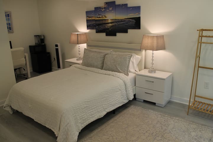 Newly Renovated Adorable Private Basement - Reston, VA