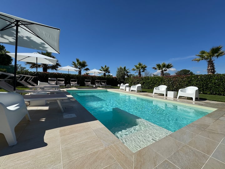 Villa Torrione - Modern, Private Pool & Airco - Civitanova Marche