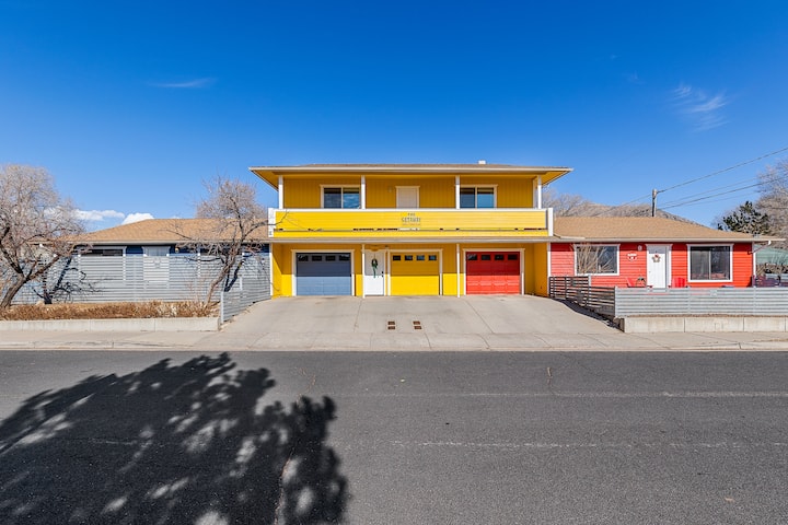 Lovable Loft W/ac, Garage, Balcony, W/d, Fast Wifi - Flagstaff, AZ