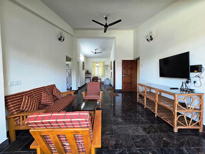 Newly Restored 2bhk In Prime Location Near Beach. - Goa