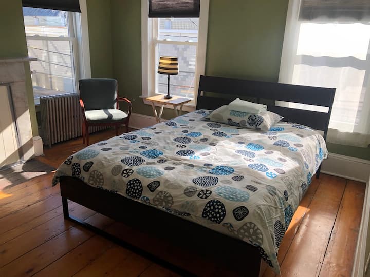 Large Room, Excellent Access, 27 Dexter Street - Boston, MA
