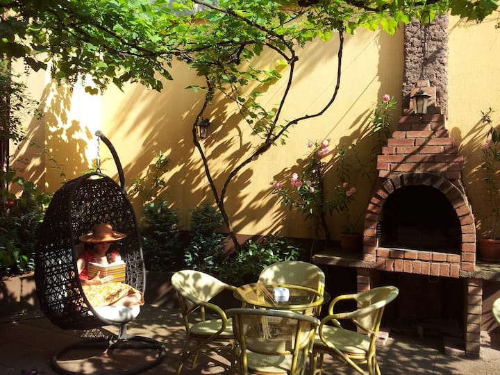 Central 2 Bedroom Place With Patio - Cluj-Napoca