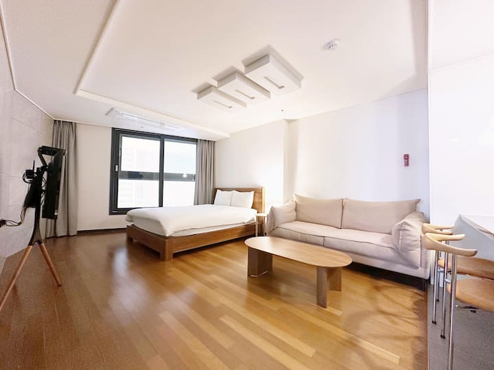 Bene • • 엘시티와 해변 1분, 넷플릭스, 가족연인친구여행, 넉넉한 베드, 넓은방 - South Korea