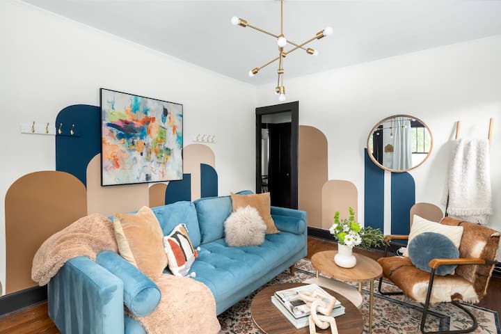 Lush Lodge - Laid-back Spot For Chats & Catch-ups - Atlanta, GA