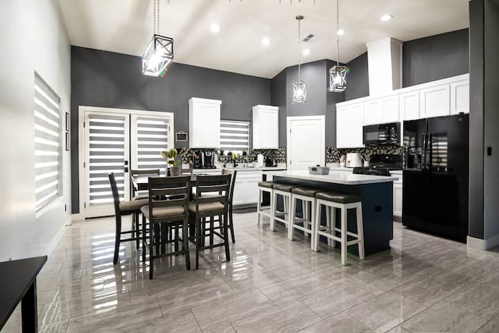 Village Luxury - Yuma, AZ