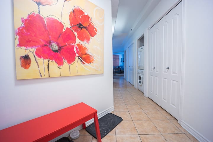 Amazing 2bdr Suite Downtown W  Parking (Opt) - Montreal