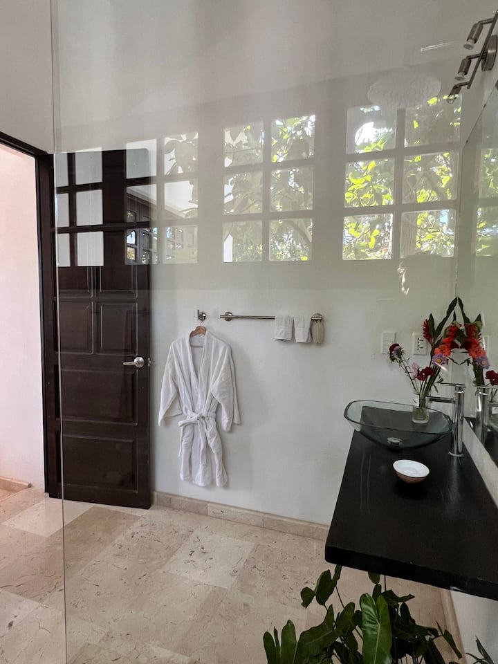 Oasis Tranquille | Suites & Ch. En Vieille Ville - The Bahamas