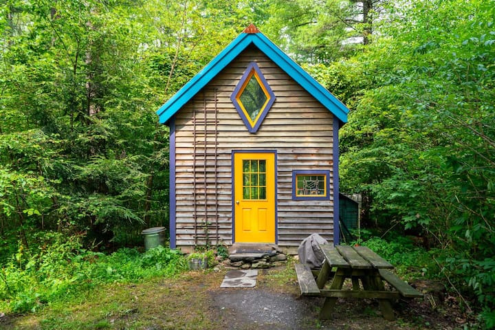 Peaceful Catskills Cabin Glamping Retreat - Catskill, NY