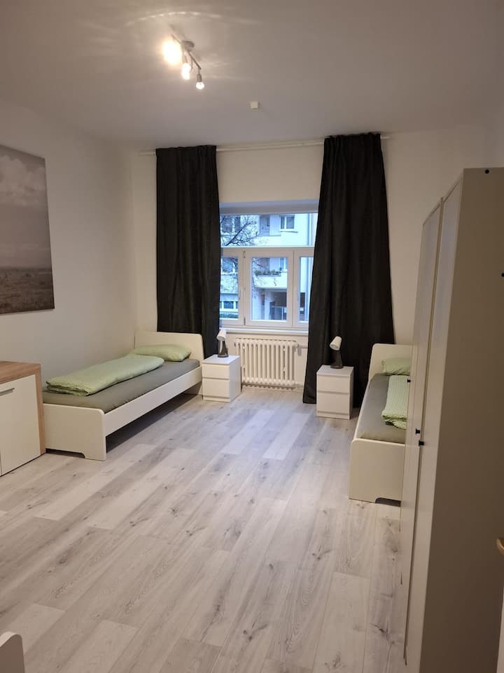 Grosse 3 Zimmer Wohnung Für Grosse Gruppen - Kleinmachnow