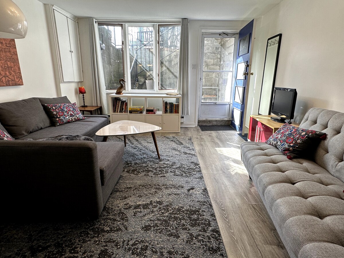 Meilleur emplacement + salle de bain privée + salon - Suites à louer à ...