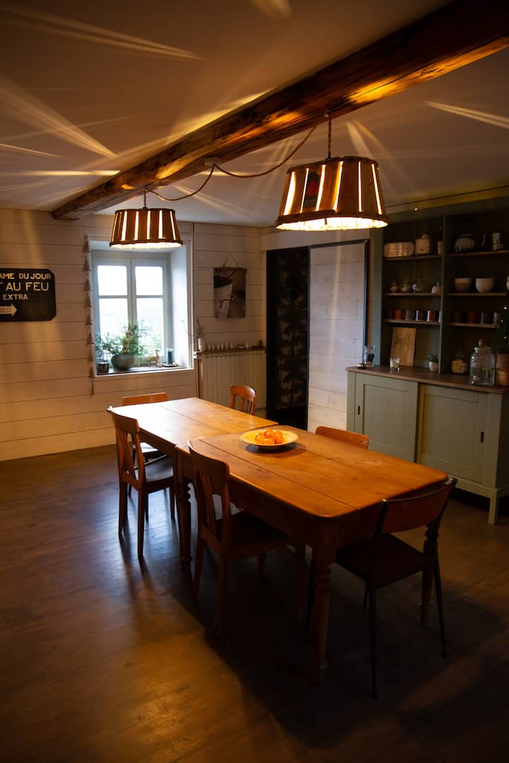 Chambre D' Hôtes Escargot "Un Petit Bout Du Monde" - Chalmazel