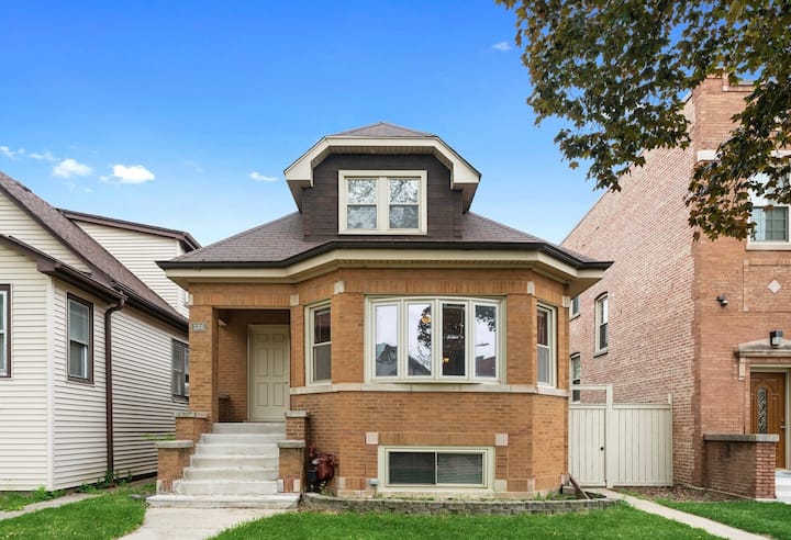 Spacious Garden Apartment Kilbourn Park - Oak Park, IL