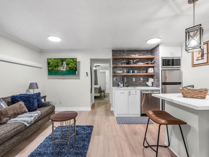 Cozy Modern Condo Heights - Galleria - Houston, TX