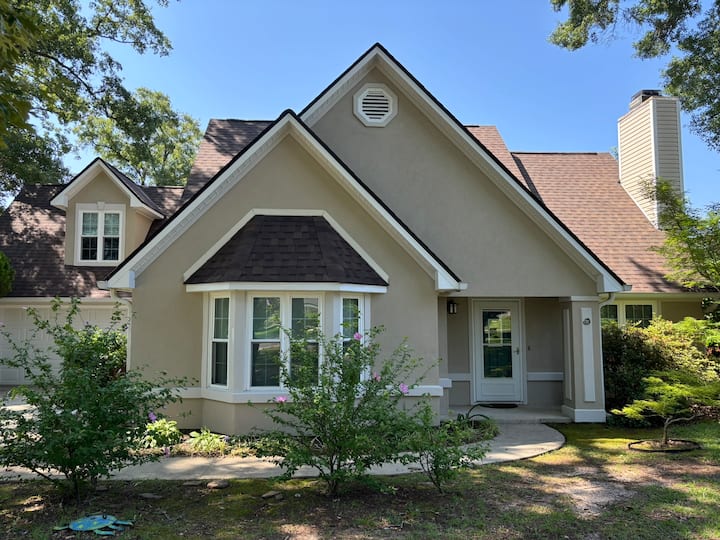 Great Location On Golden Pond - Warner Robins, GA